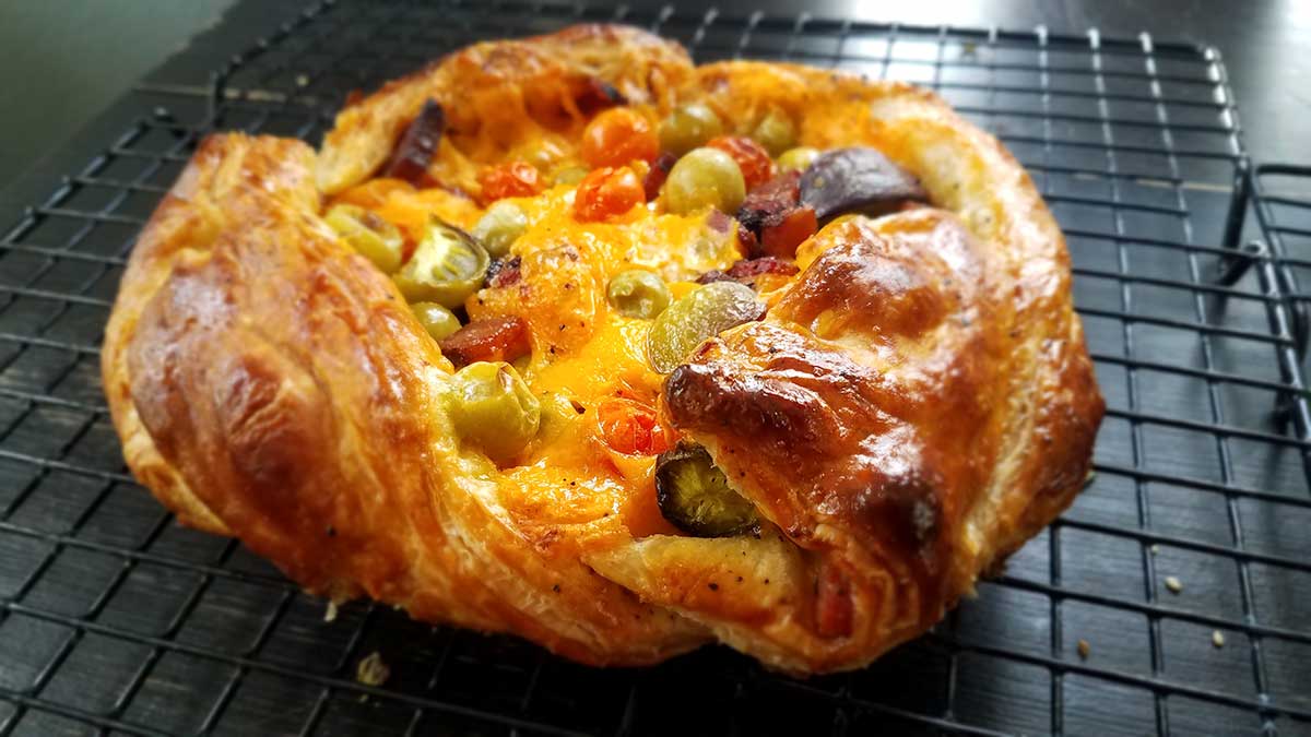 Green Tomato, Bacon & Cheddar Tart - Lemons & Time